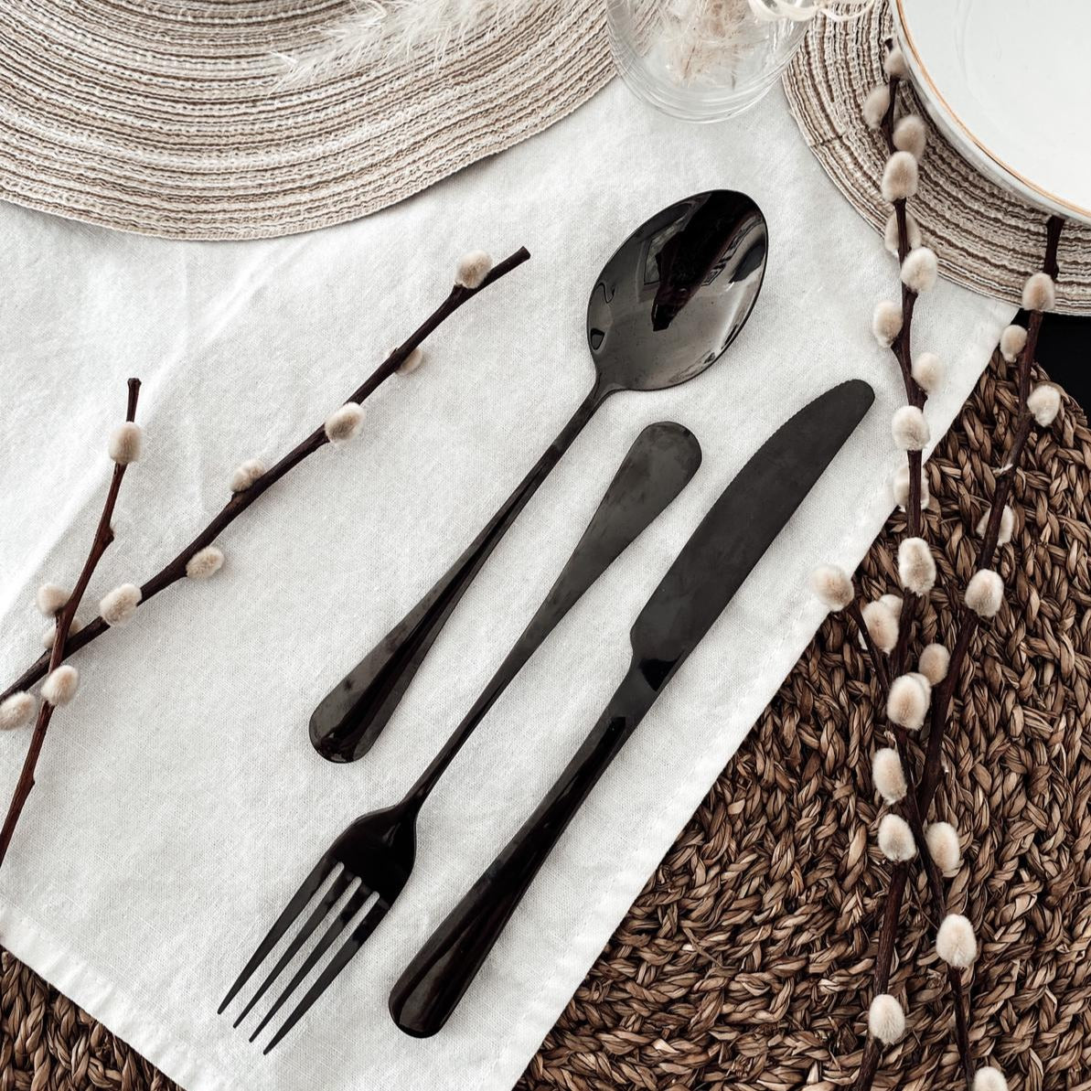 16 Piece Cutlery Set – Curated Grey